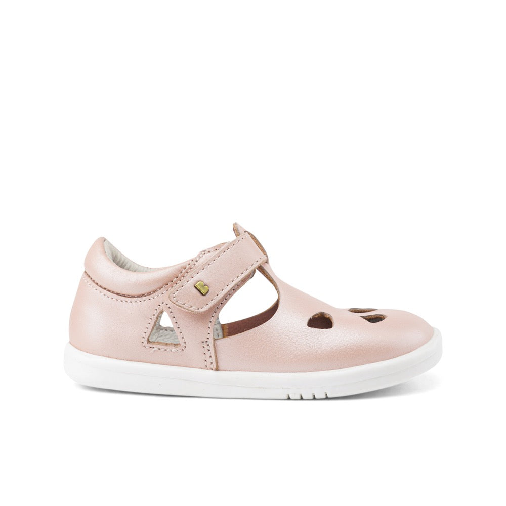 Bobux Step Up Zap II Seashell Shimmer Sandals – Marshmallow Kids